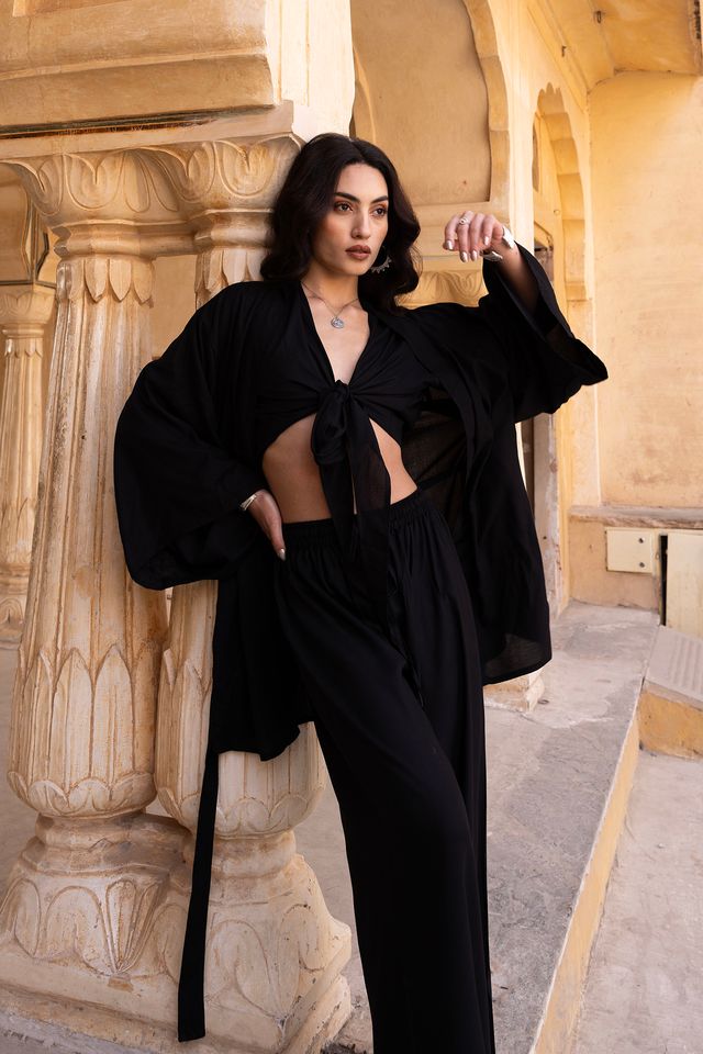 Venus Short Kimono - Black – Veena Vintage